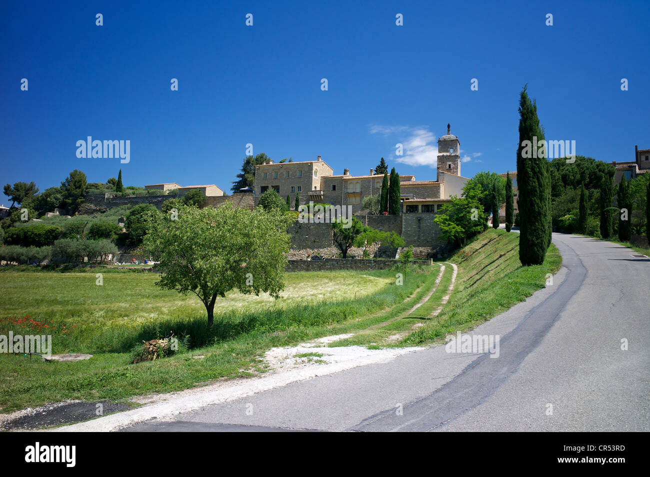 Maubec, Petit Luberon, Provence, France Stock Photo - Alamy