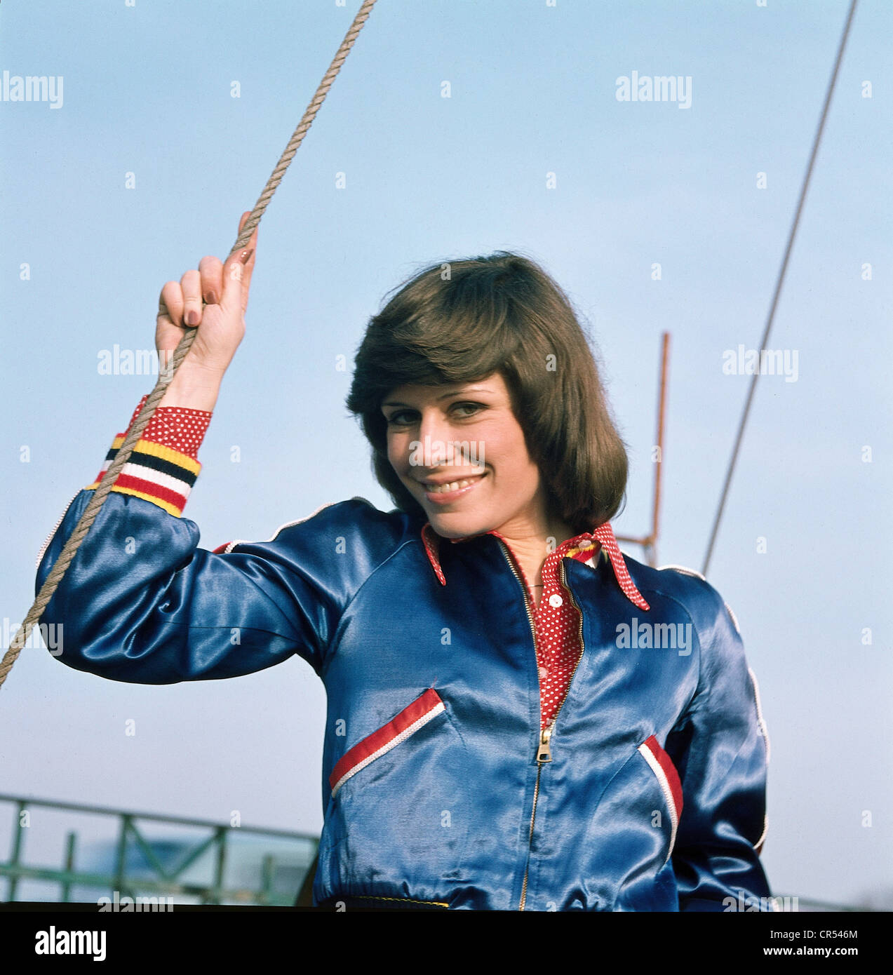 Singer 20th century hi-res stock photography and images - Alamy