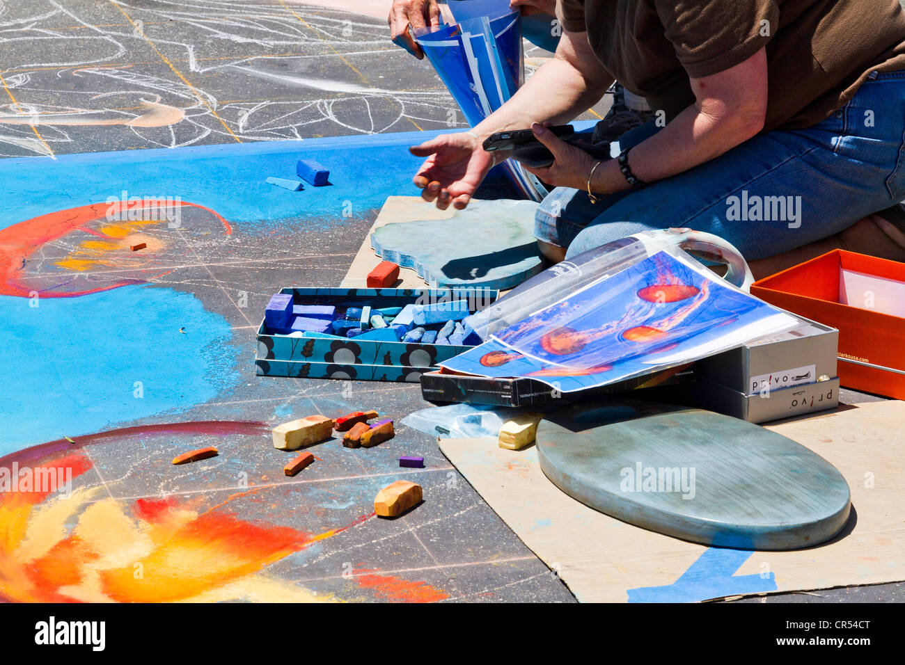 Pavement drawings hi-res stock photography and images - Alamy