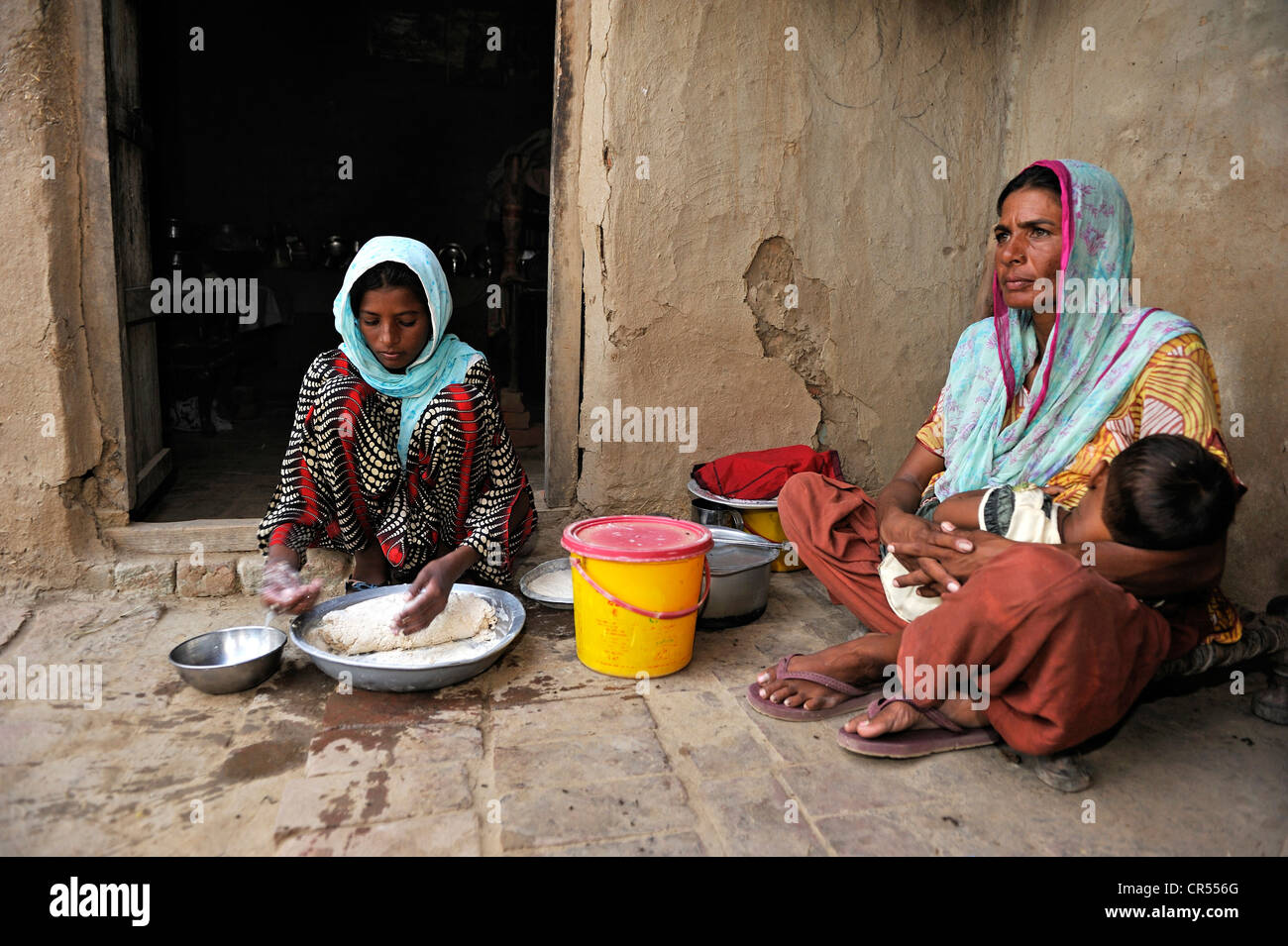 Household Chores Family High Resolution Stock Photography and Images ...