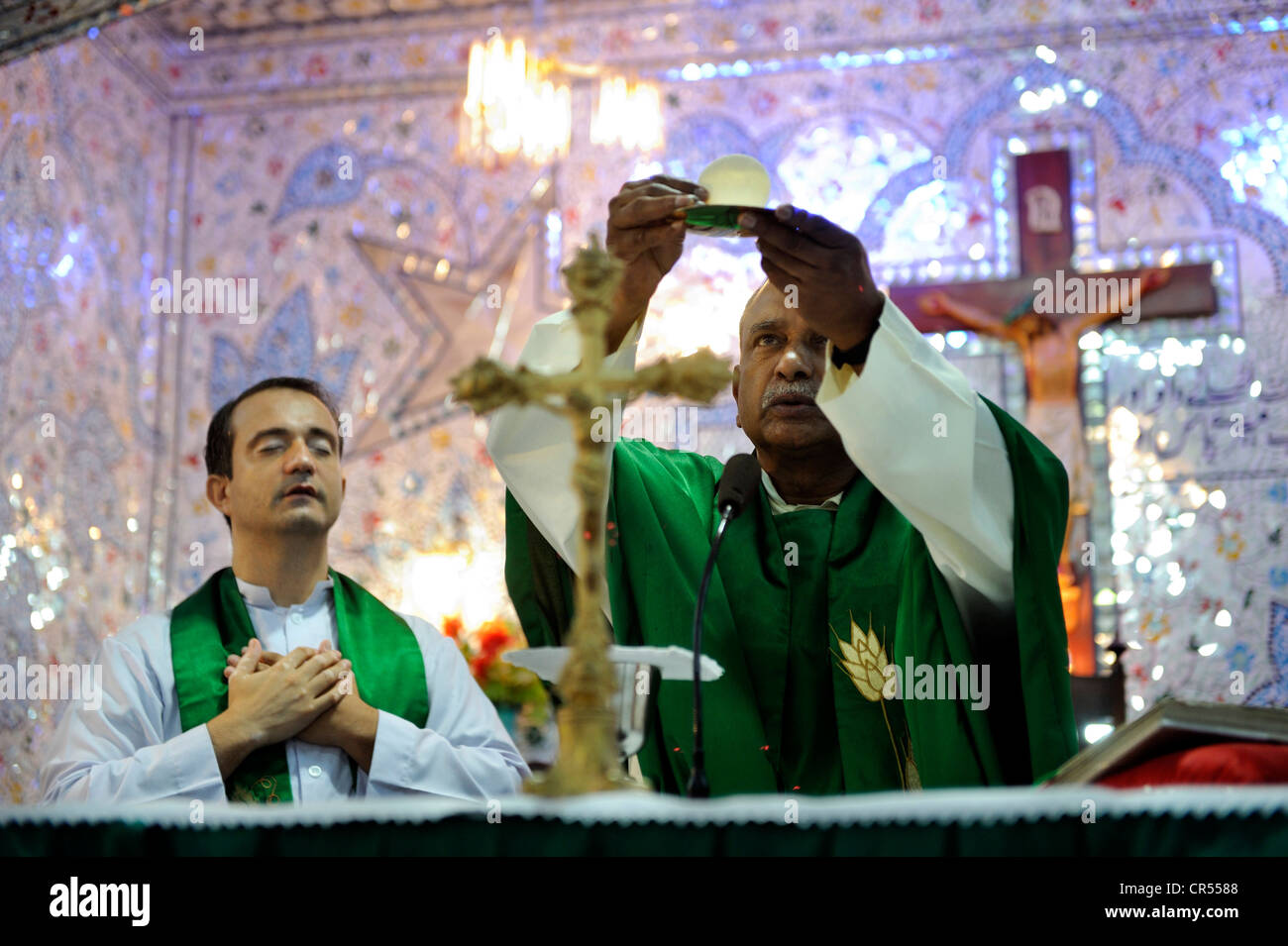 Consecration mass hi-res stock photography and images - Alamy