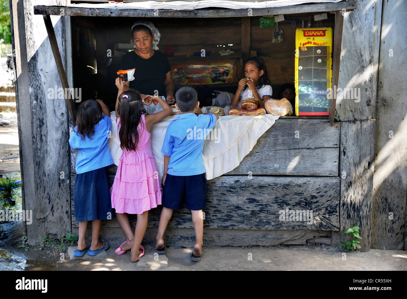 Children vendors hi-res stock photography and images - Alamy