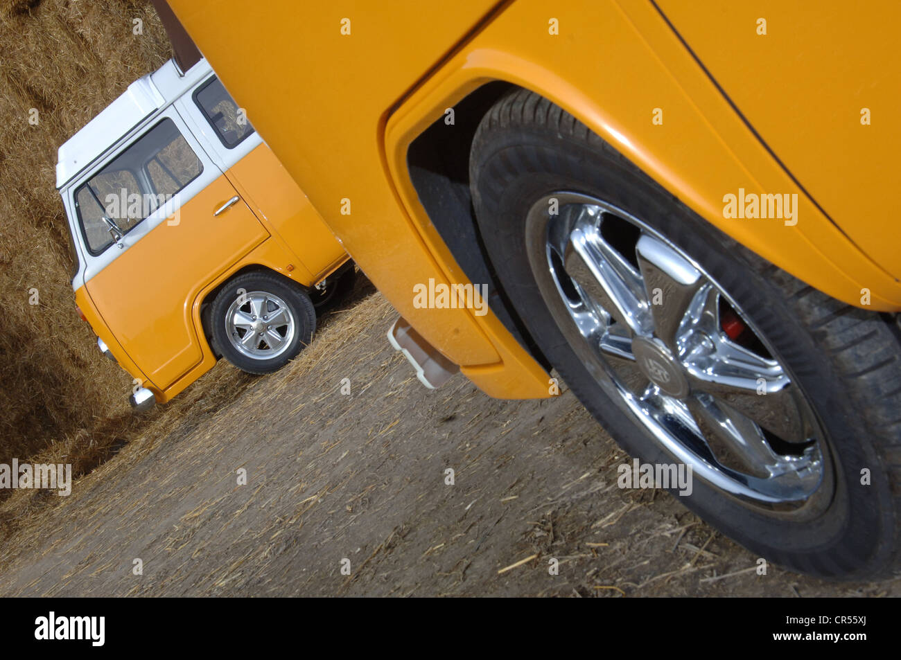 pair of Bay WIndow VW Volkswagen camper van, micro bus, alloy wheel in ...