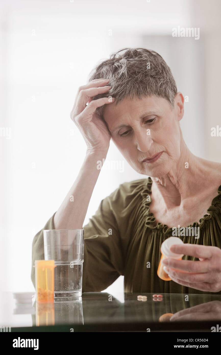 Prescription bottle hi-res stock photography and images - Alamy