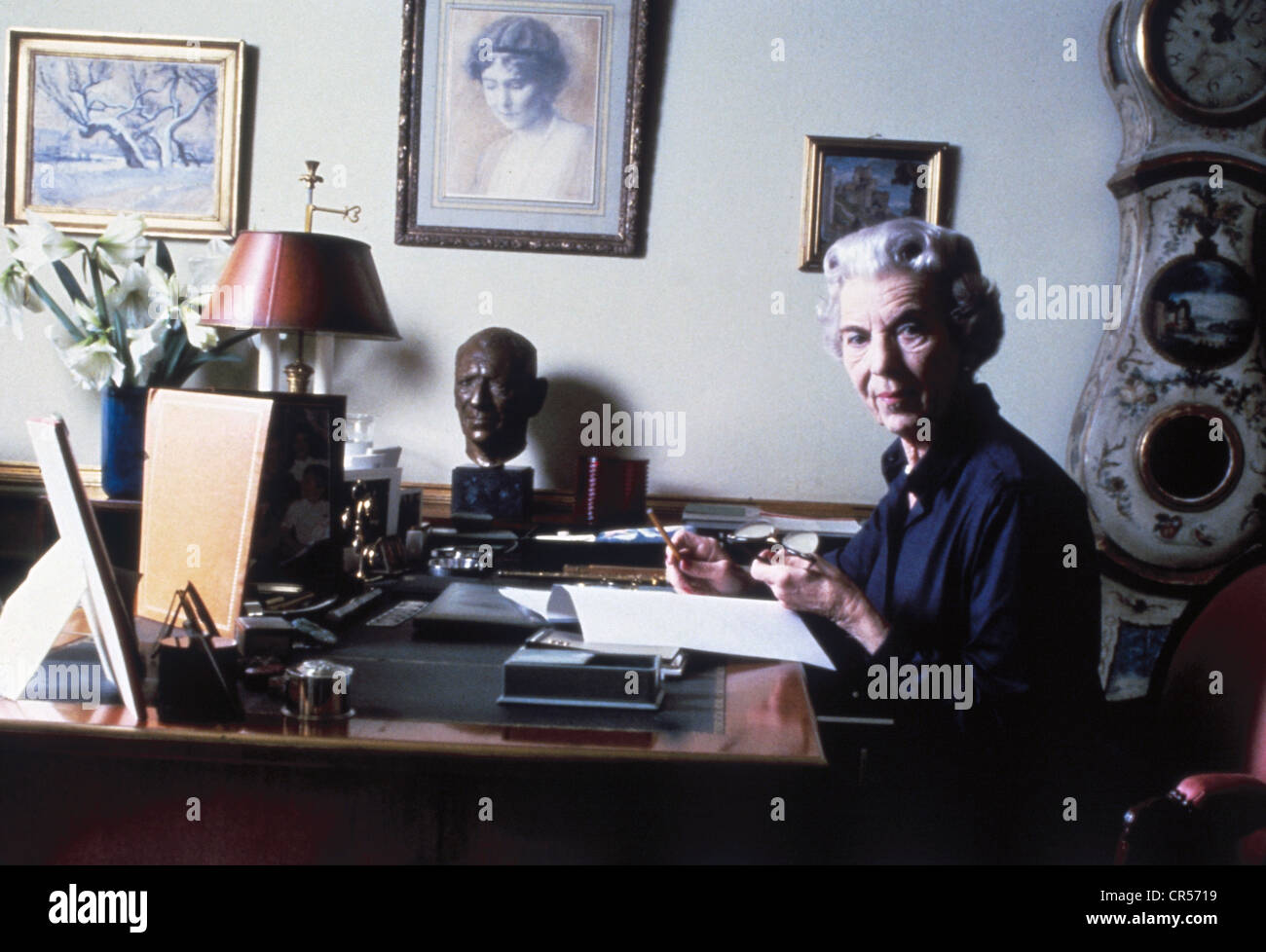 Queen mother ingrid hi-res stock photography and images - Alamy