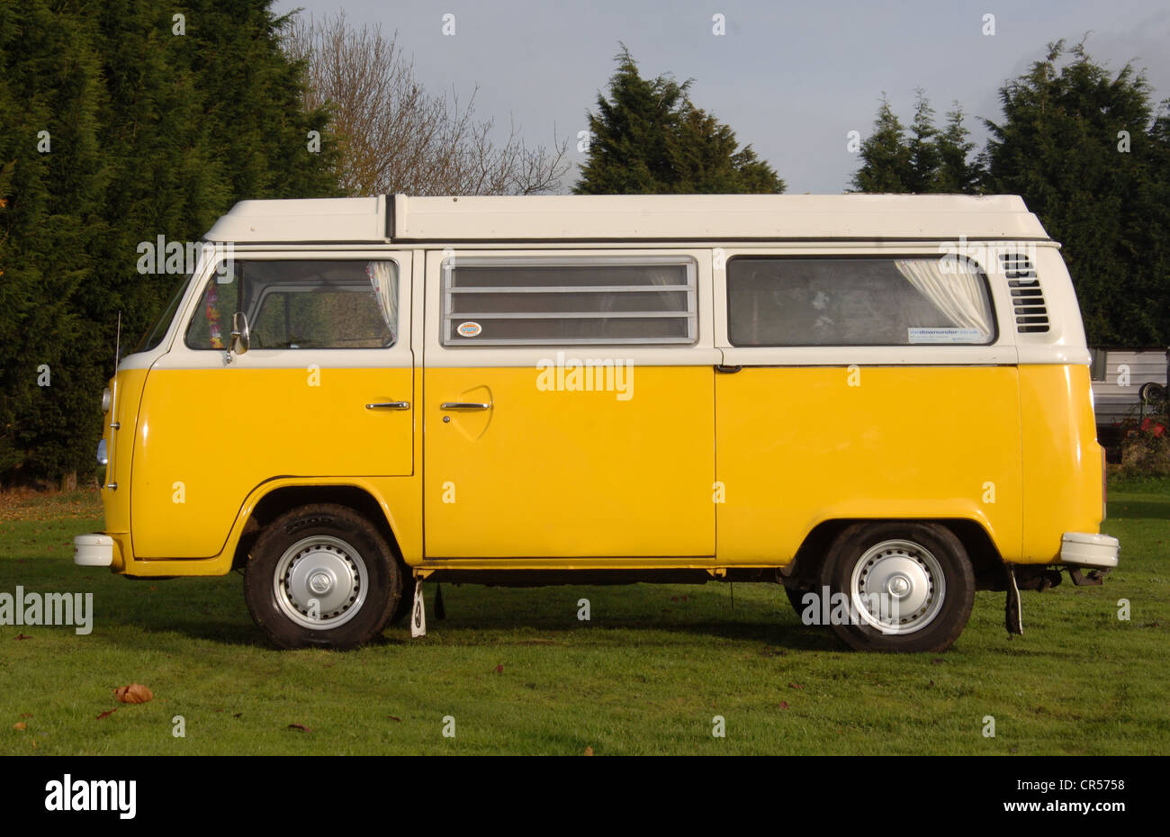 Bay WIndow VW Volkswagen camper van, micro bus Stock Photo - Alamy