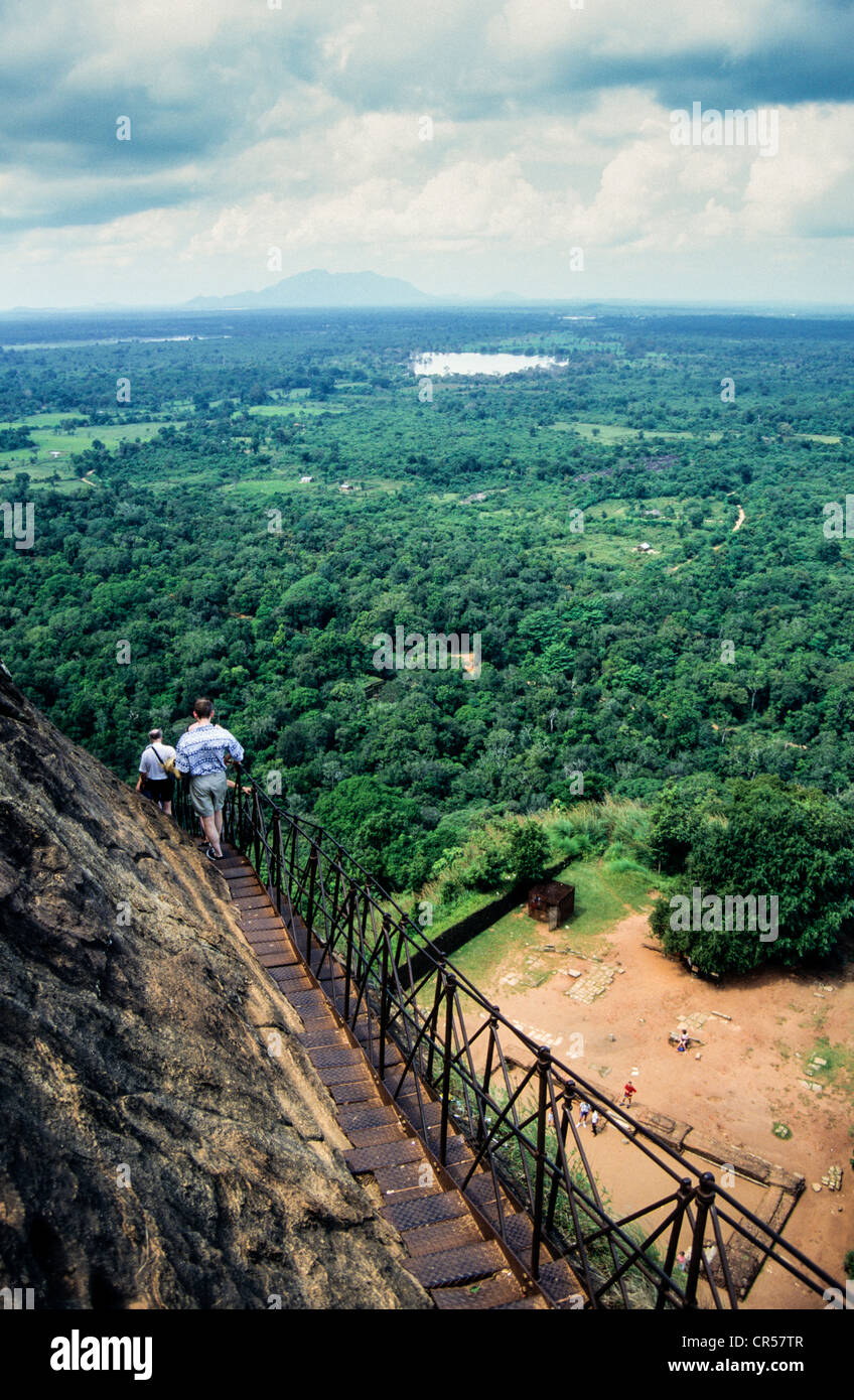 Lion rock sigiriya hi-res stock photography and images - Alamy