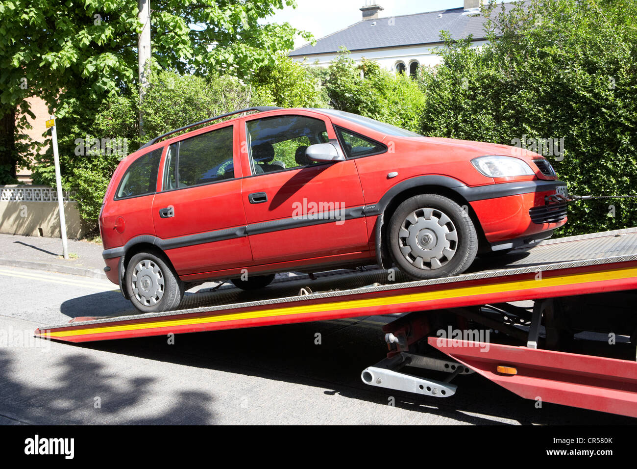 Broken down car hi-res stock photography and images - Alamy