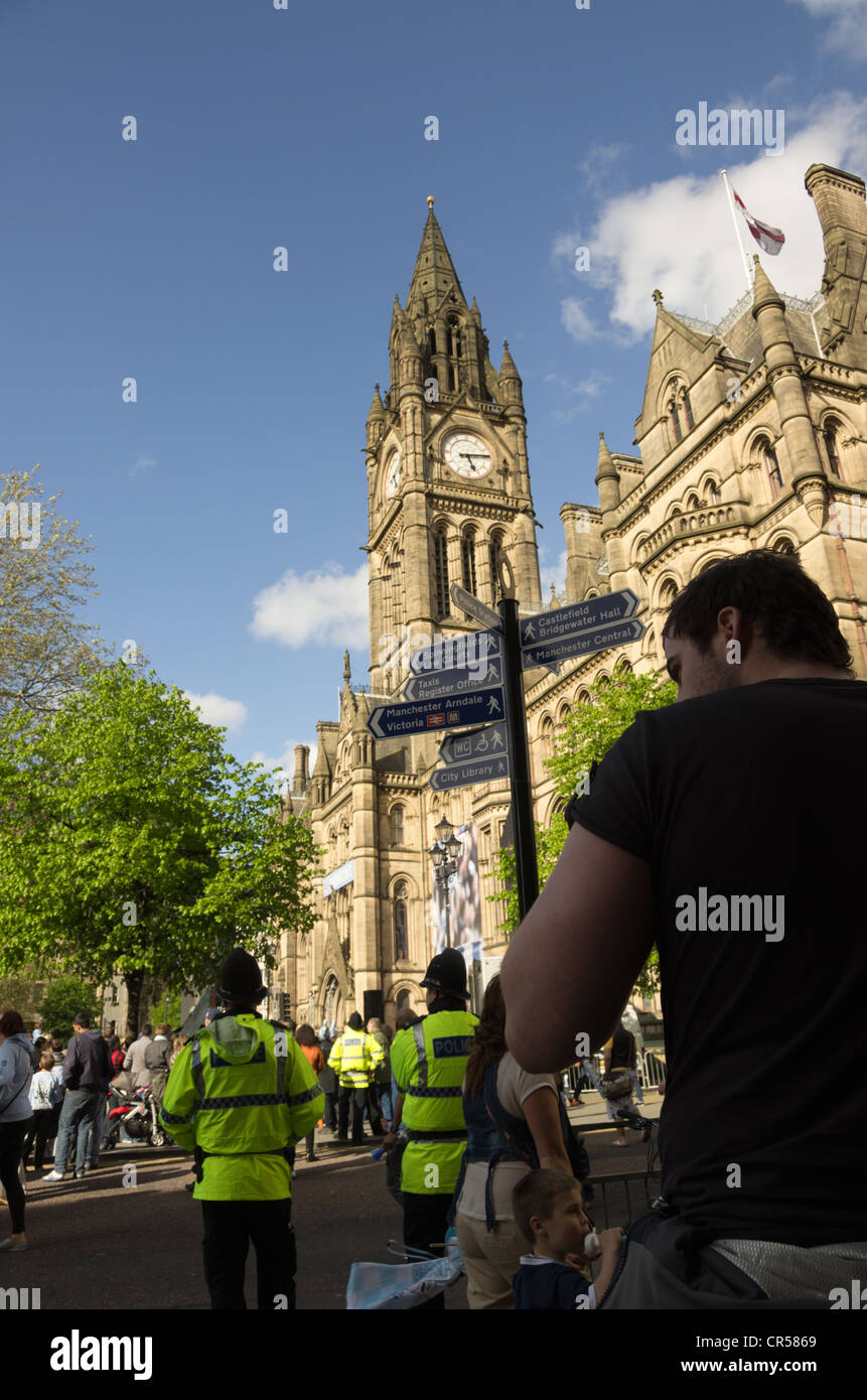 Albert Square Manchester on the day that Manchester City paraded to ...