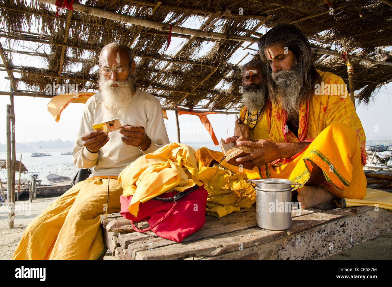 Hindu holy books hi-res stock photography and images - Alamy