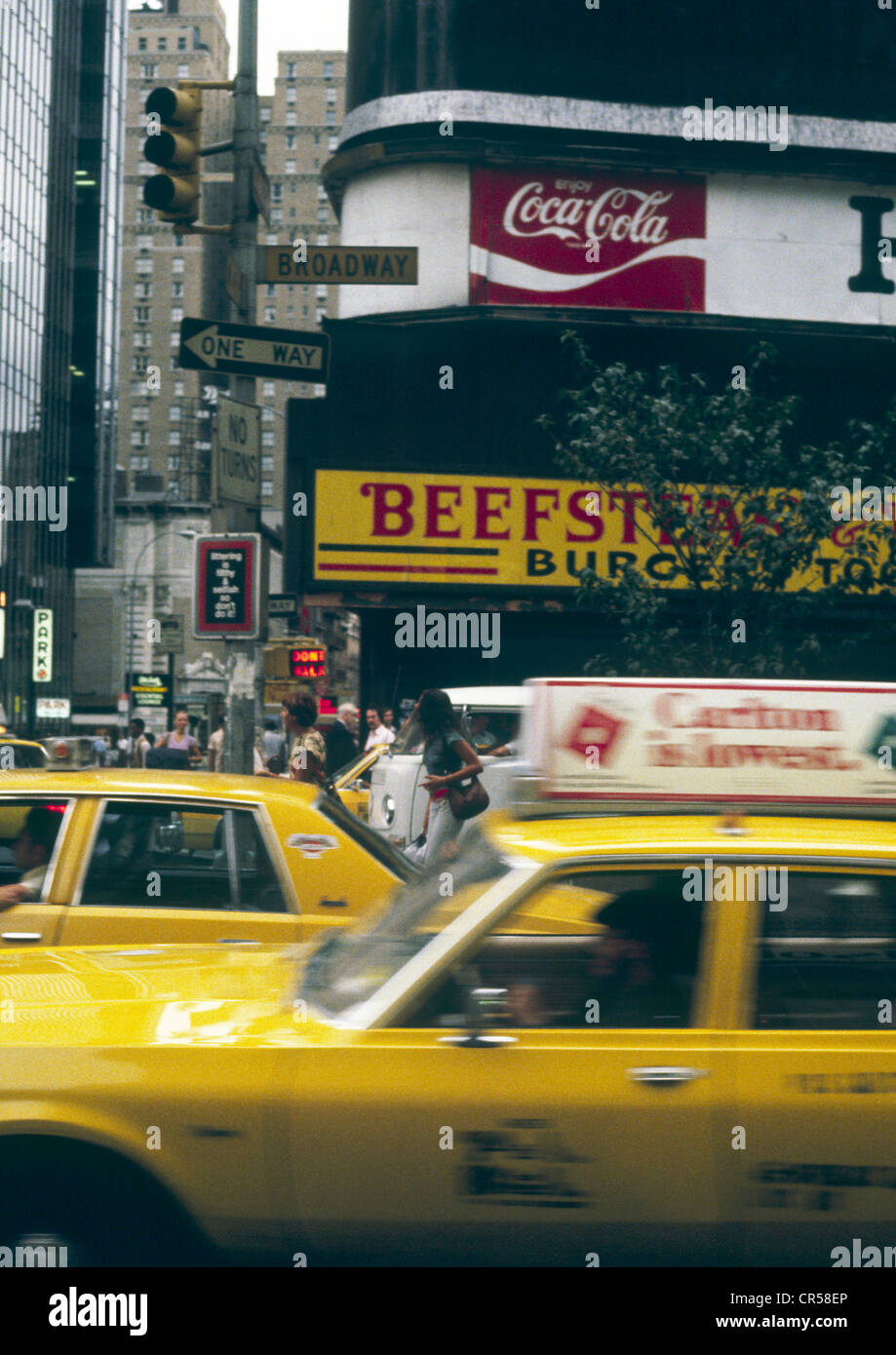Nyc taxi 80s hi-res stock photography and images - Alamy
