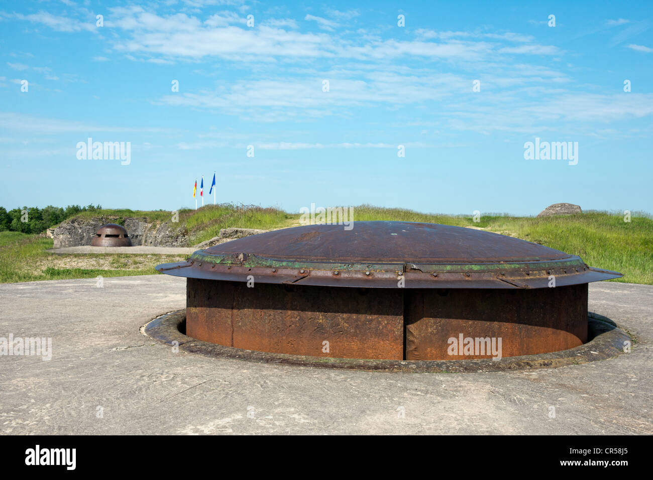 A gun turret at Fort Douaumont, Verdun, Lorraine, France Stock Photo ...