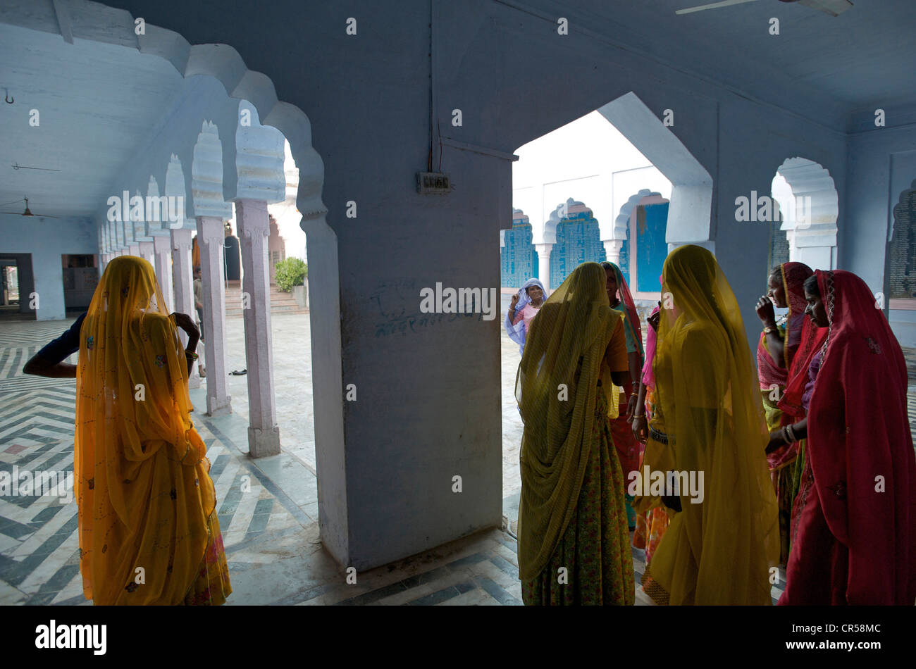 India, Rajasthan State, Pushkar, people grouping in a Hindu temple ...
