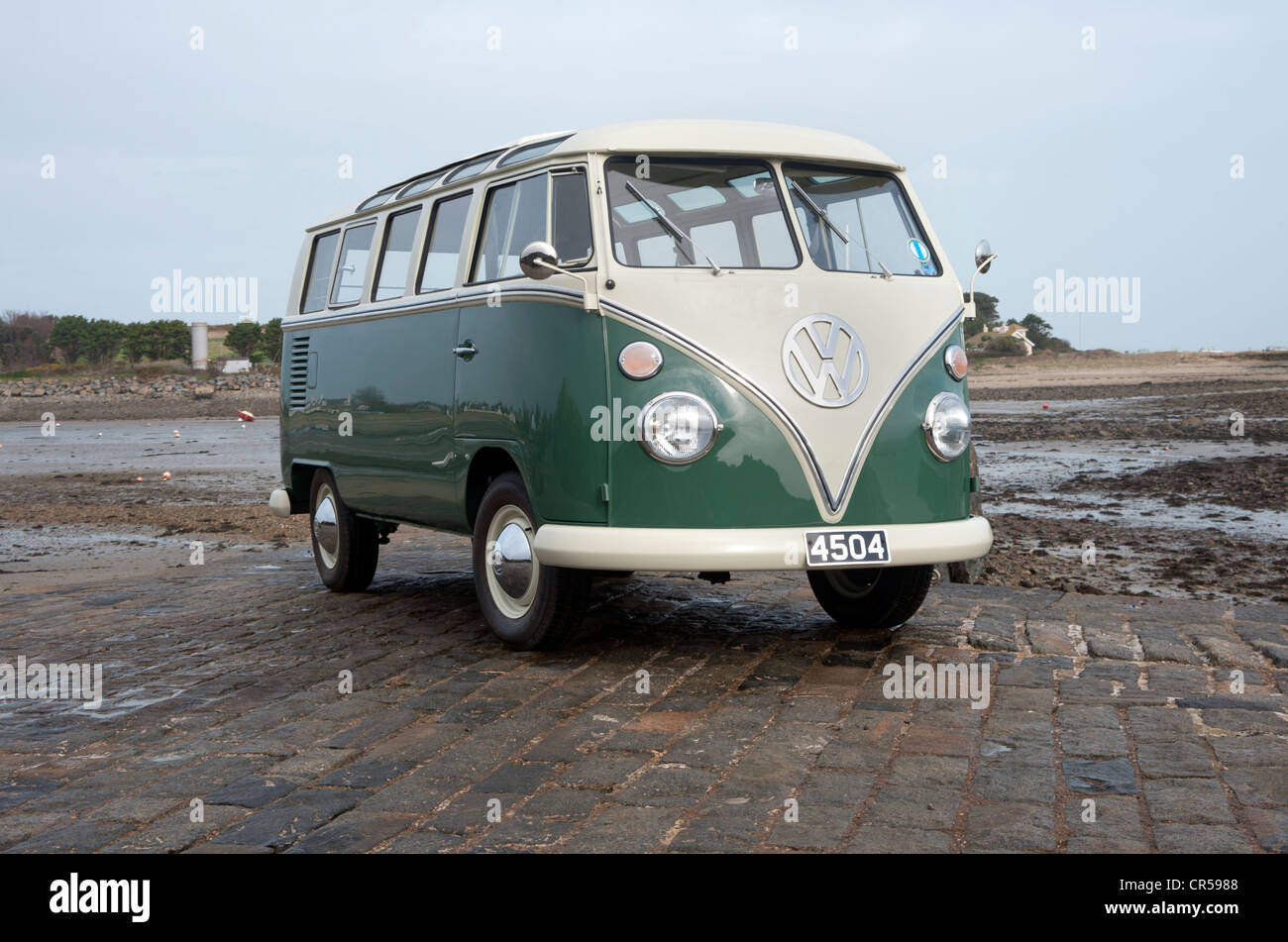 Split screen VW camper van, classic vehicle Stock Photo - Alamy