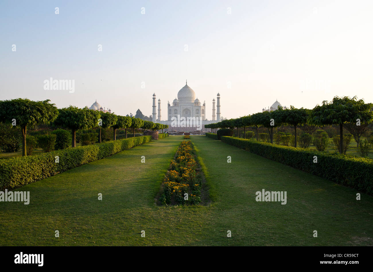 Agra mausoleum taj mahal river hi-res stock photography and images - Alamy