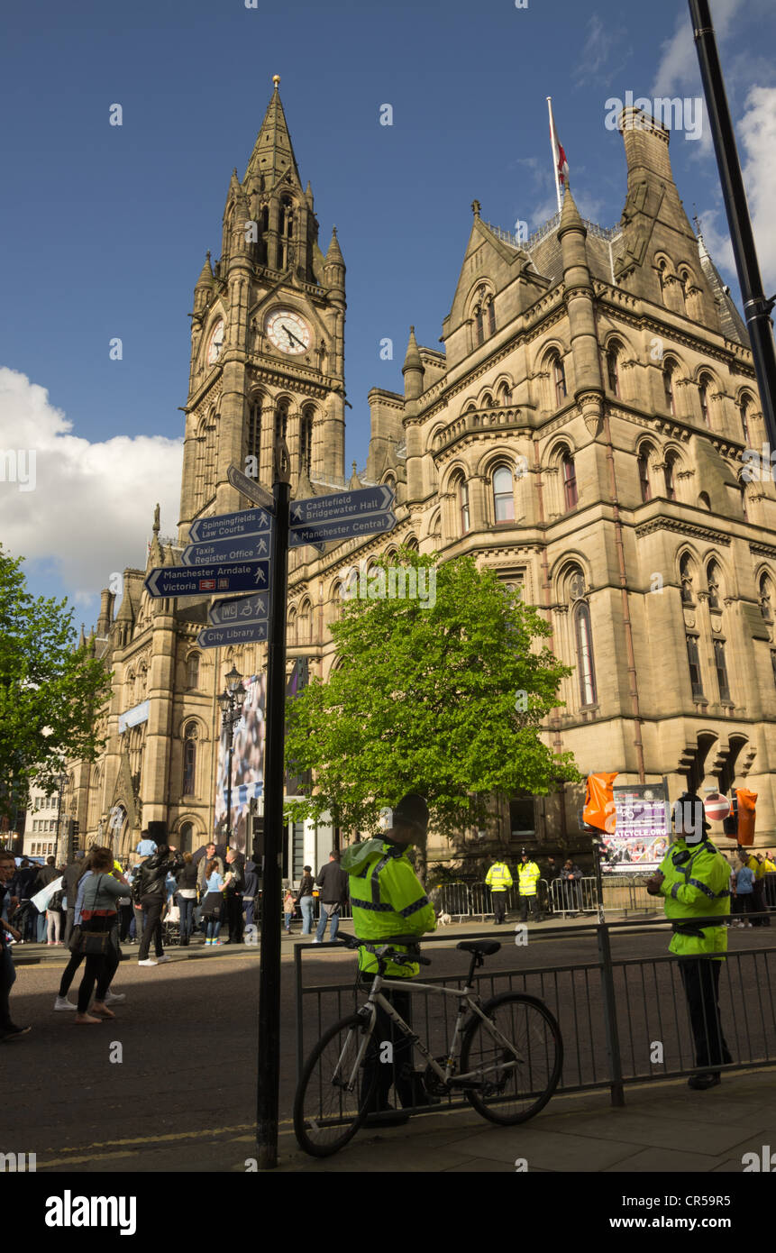 Albert Square Manchester on the day that Manchester City paraded to ...