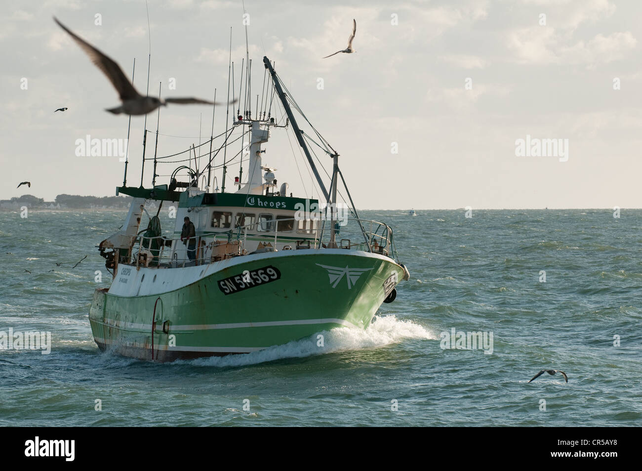 Back of fishing boat hi-res stock photography and images - Alamy