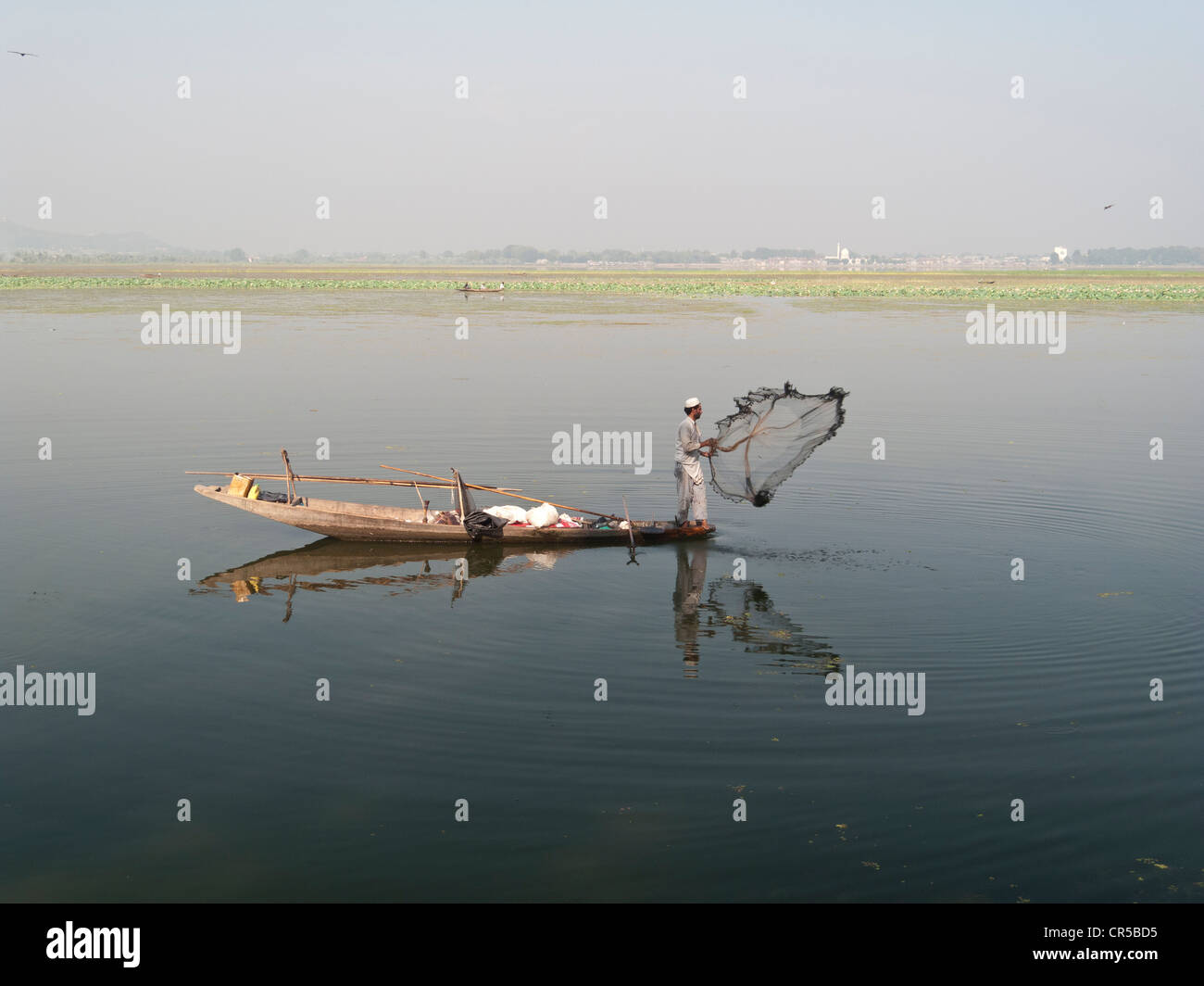 Catching fish india hi-res stock photography and images - Alamy