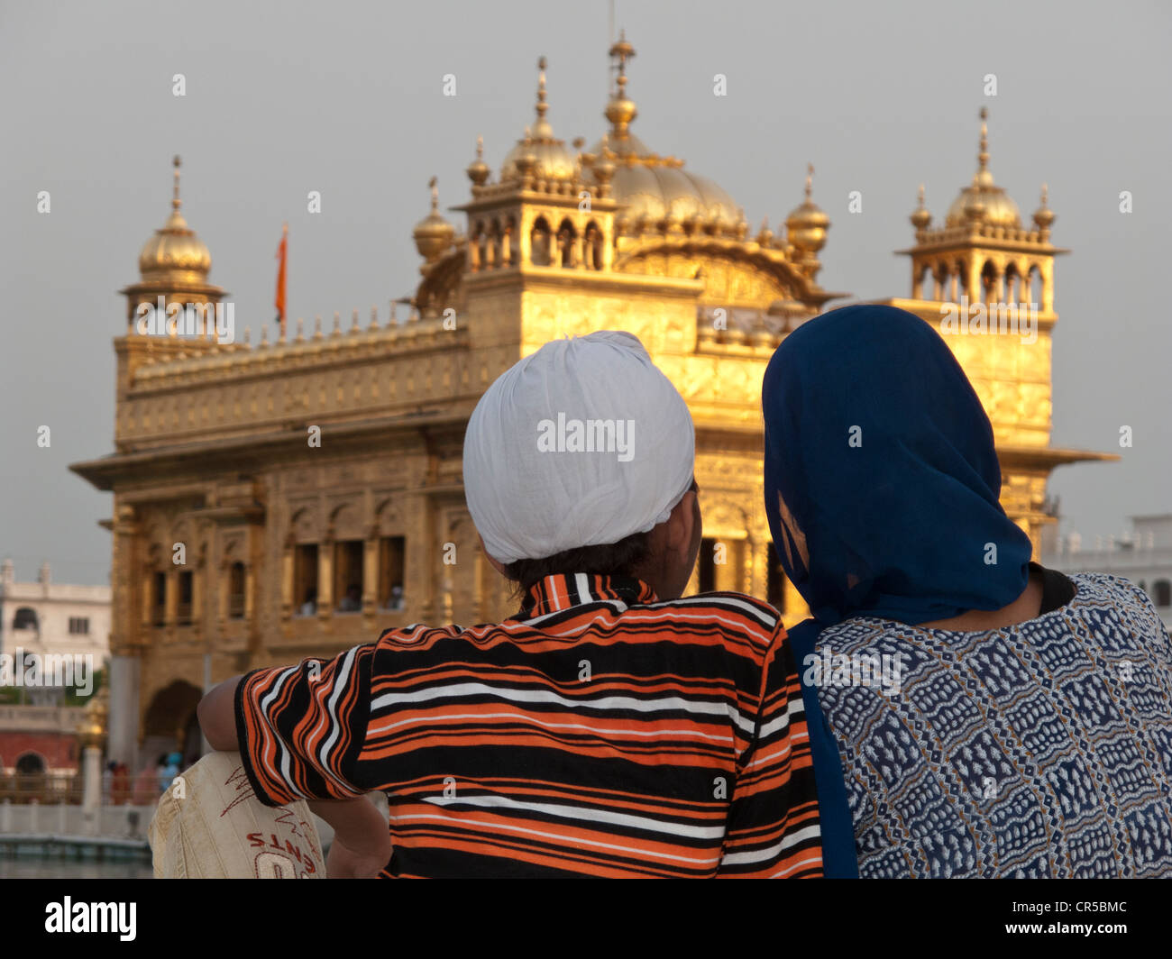 Buildings in front of golden temple hi-res stock photography and images ...