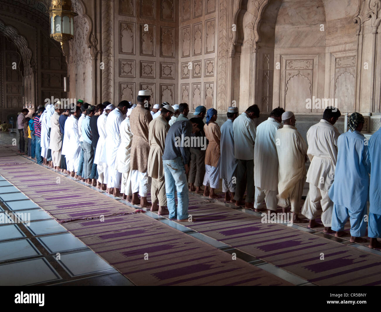Muslims praying hi-res stock photography and images - Alamy