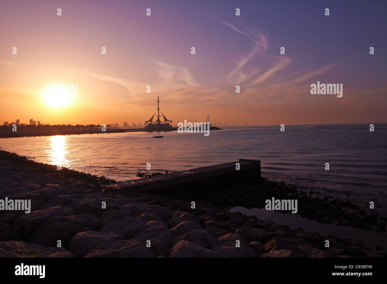 Kuwait city sunset hi-res stock photography and images - Alamy