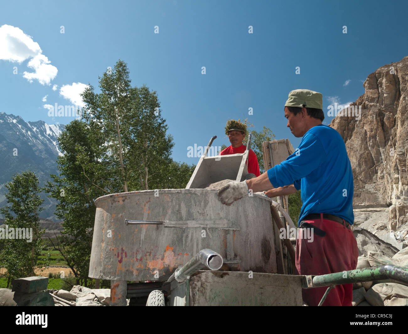 Road construction at Karakorum Highway by Chinese labourers, working ...