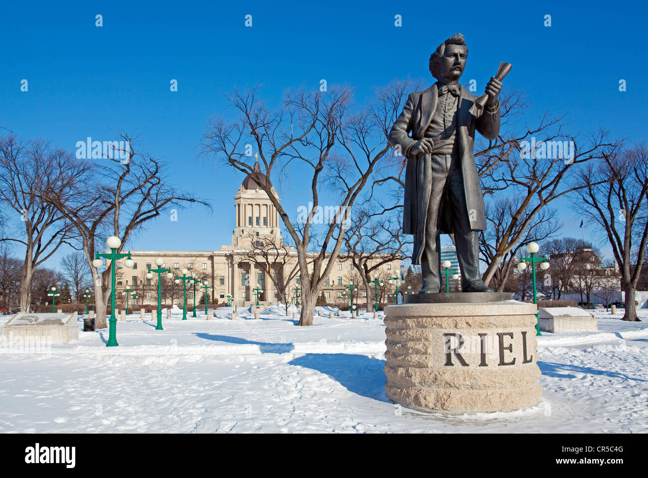 Statue winnipeg winter hi-res stock photography and images - Alamy