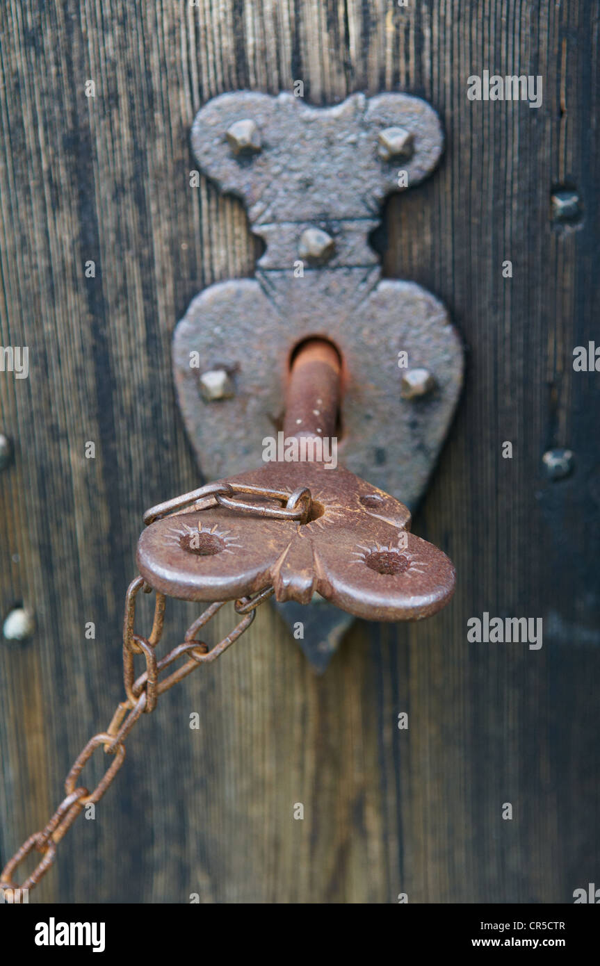 17th century lock hi-res stock photography and images - Alamy