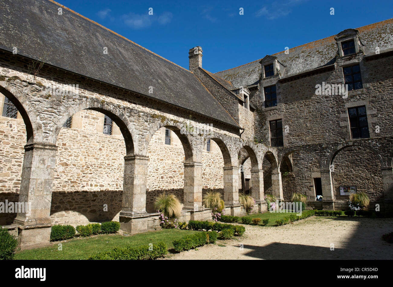 France, Ile et Vilaine, Lehon, abbey, cloister Stock Photo - Alamy