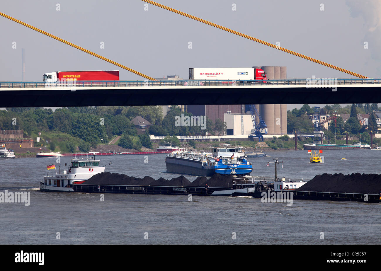 Cargo ships river hi-res stock photography and images - Alamy