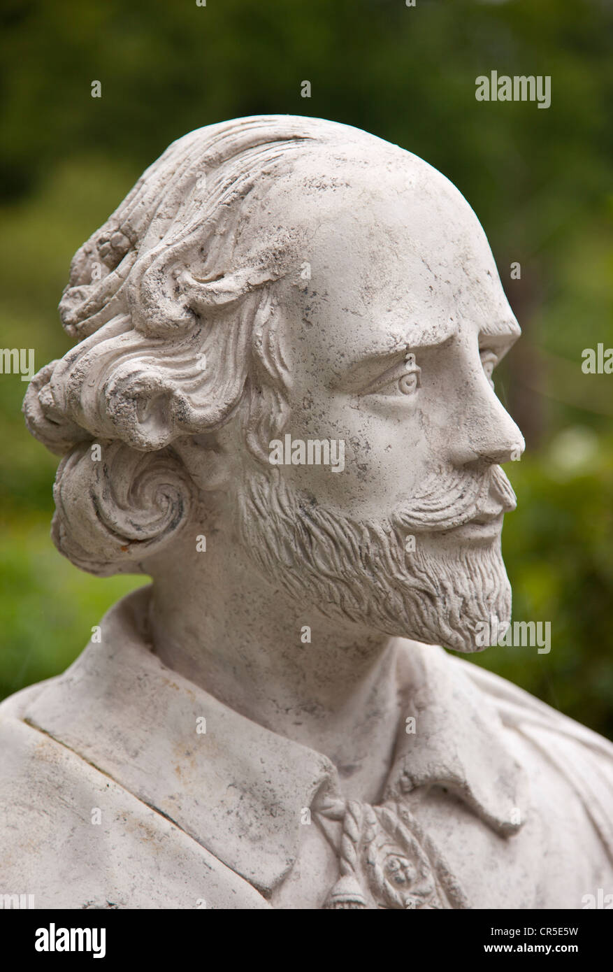 Painswick rococo garden statue hi-res stock photography and images - Alamy