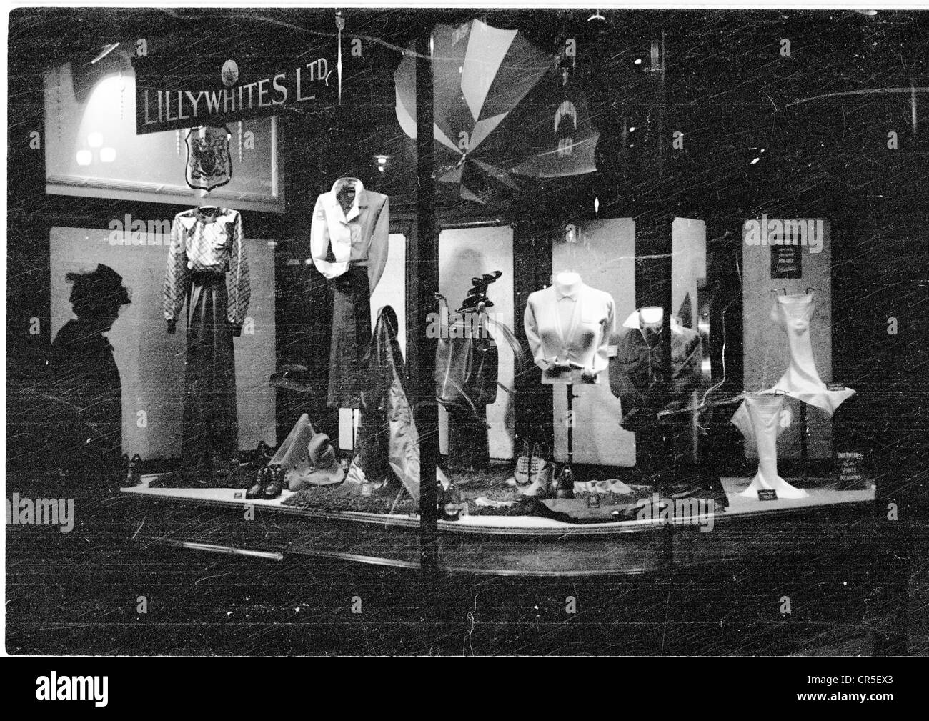 London, England, 1950s. Window display of the famous store, Lillywhites ...