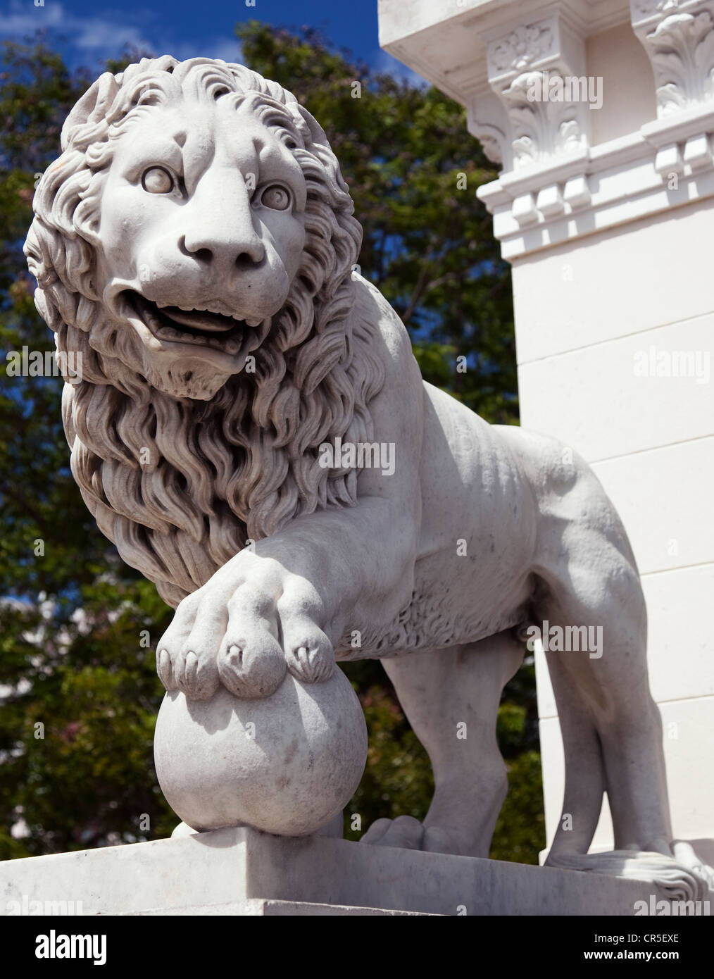 Lion statue in Cienfeugos Cuba Stock Photo - Alamy