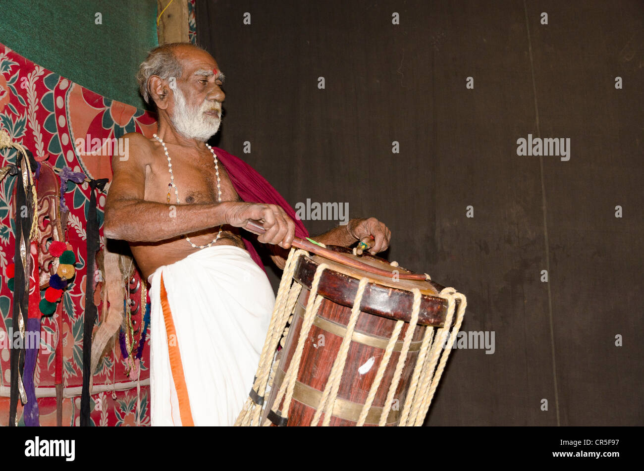 Kerala drums hi-res stock photography and images - Alamy