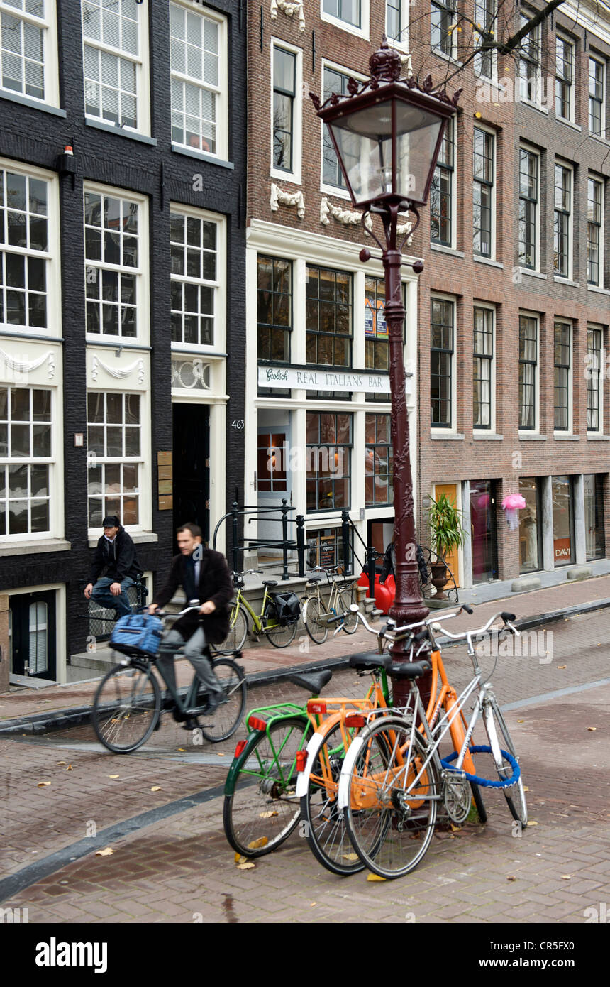 Amsterdam centre street hi-res stock photography and images - Alamy