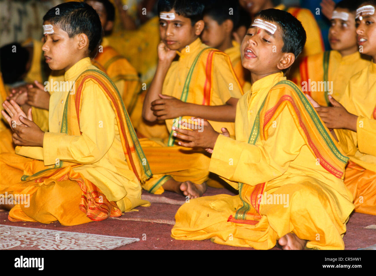 Brahmin rituals hi-res stock photography and images - Alamy