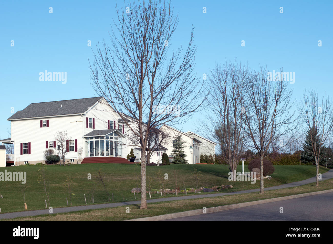 Rich neighborhood hi-res stock photography and images - Alamy