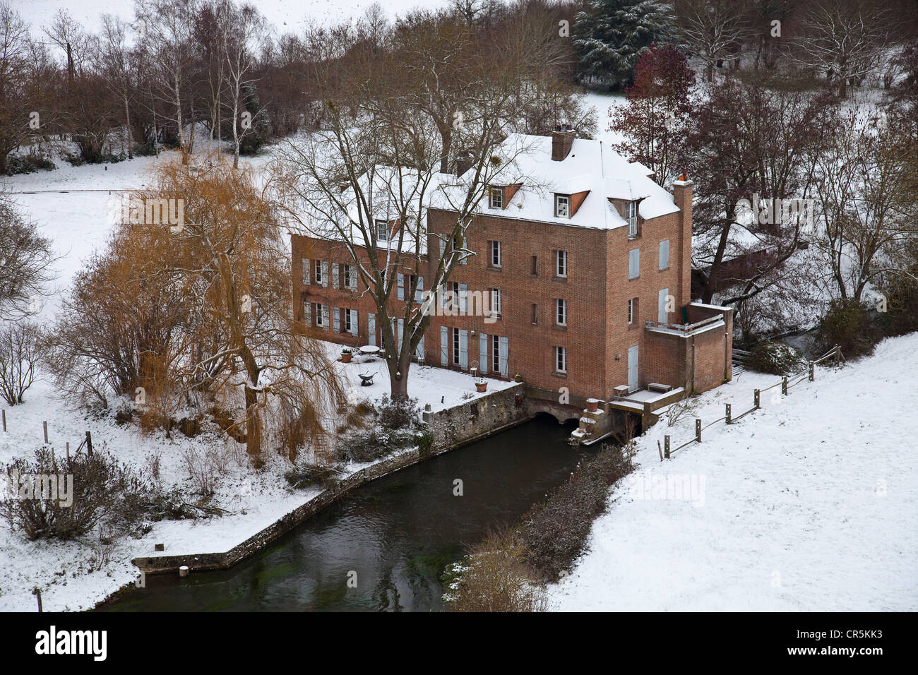 France, Eure, Guerny, le Moulin Rouge on the banks of Epte River ...