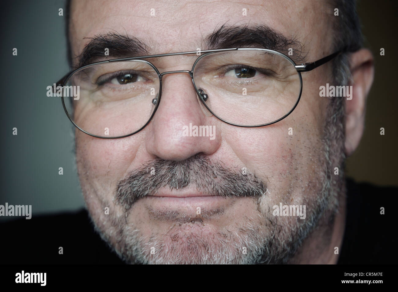 Senior smiling, portrait Stock Photo - Alamy