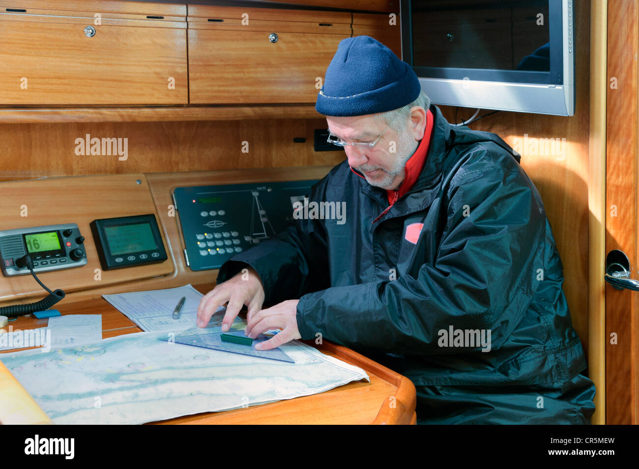 Sailing charts plotting hi-res stock photography and images - Alamy Sailing charts plotting hi-res stock photography and images - Alamy
