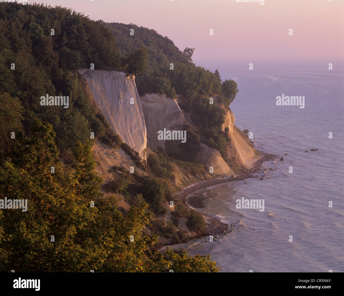 Cliffs forests hi-res stock photography and images - Alamy