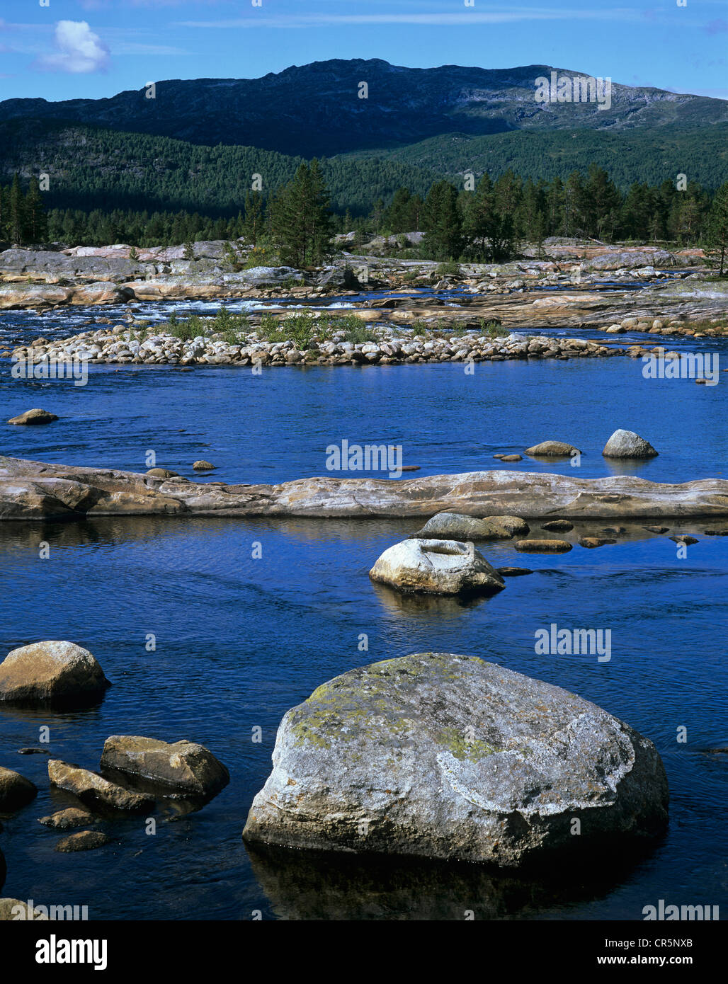 Wide rivers hi-res stock photography and images - Alamy