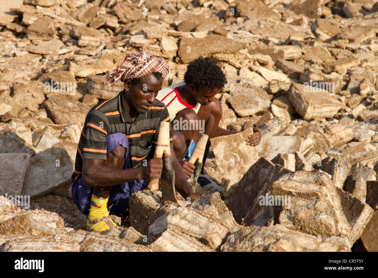 Afar workers at the salt mines of Dallol, Danakil Depression, Ethiopia ...