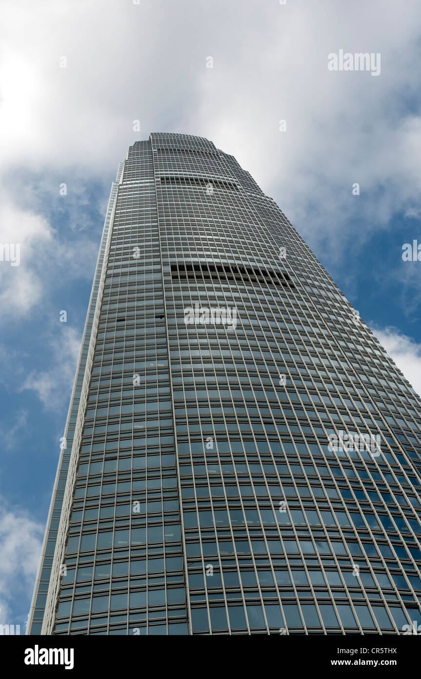 Two international finance centre 2ifc hi-res stock photography and images - Alamy