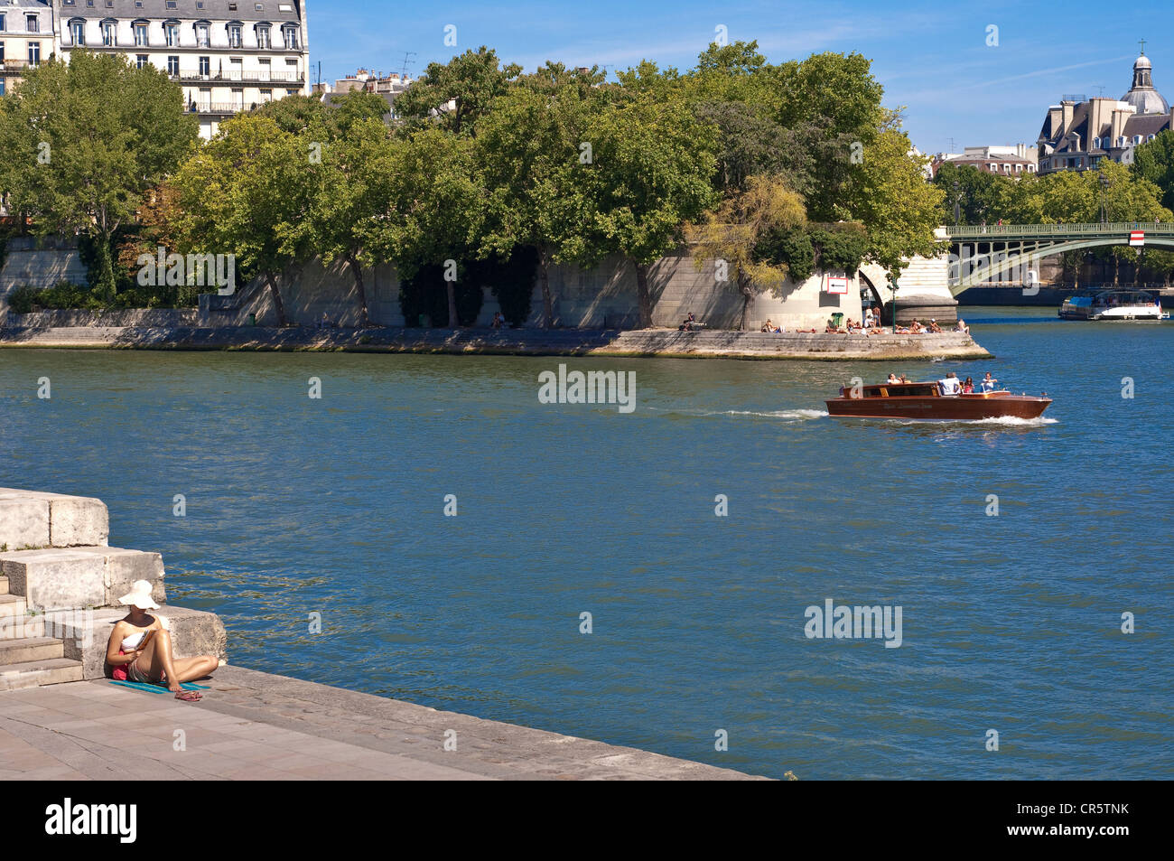 France, Paris, Seine river banks listed as World Heritage by UNESCO ...