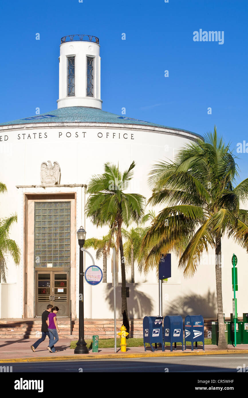 Public beach miami hi-res stock photography and images - Alamy