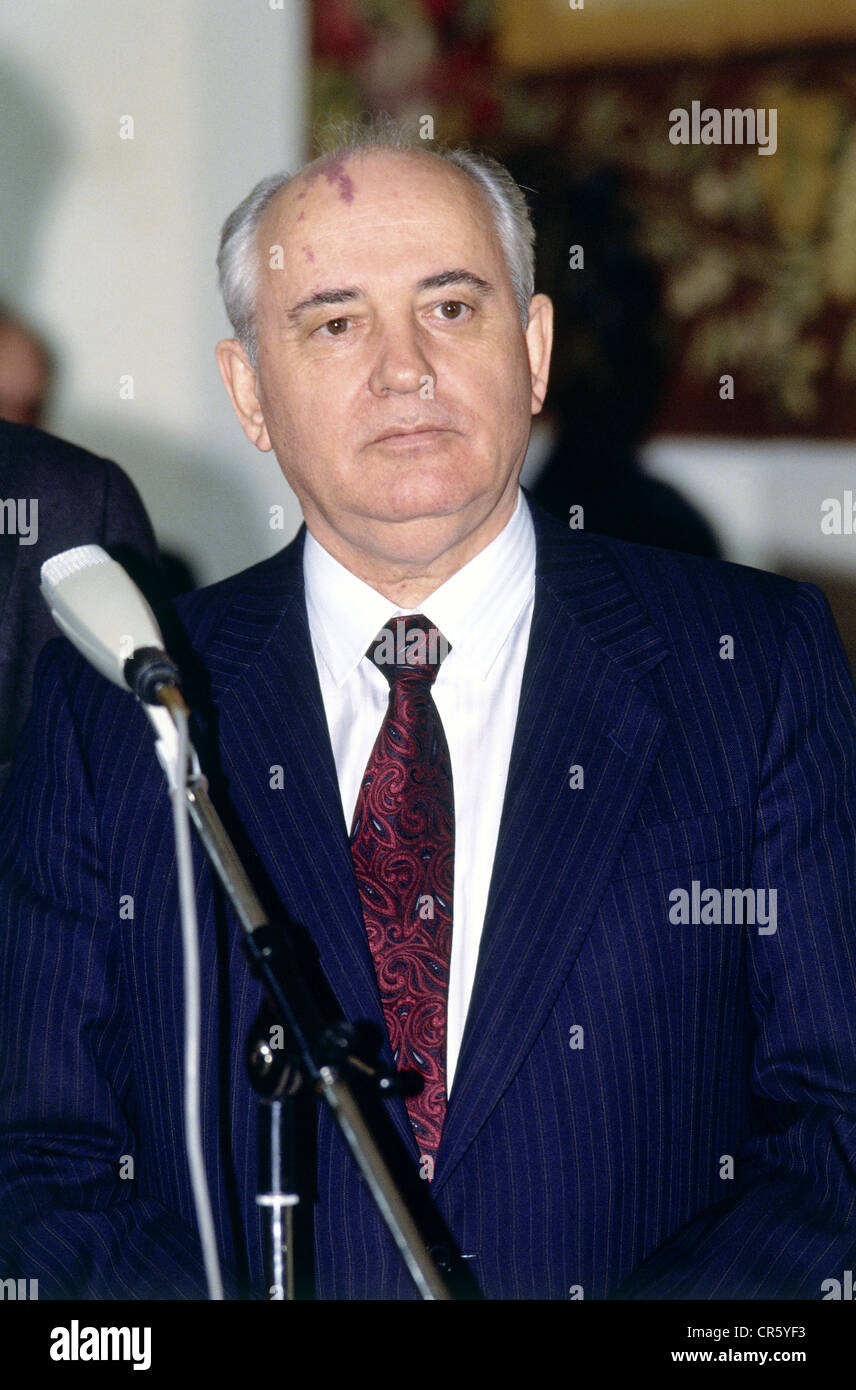 Mikhail Gorbachev, * 2.3.1931, Soviet politician (CPSU), portrait ...