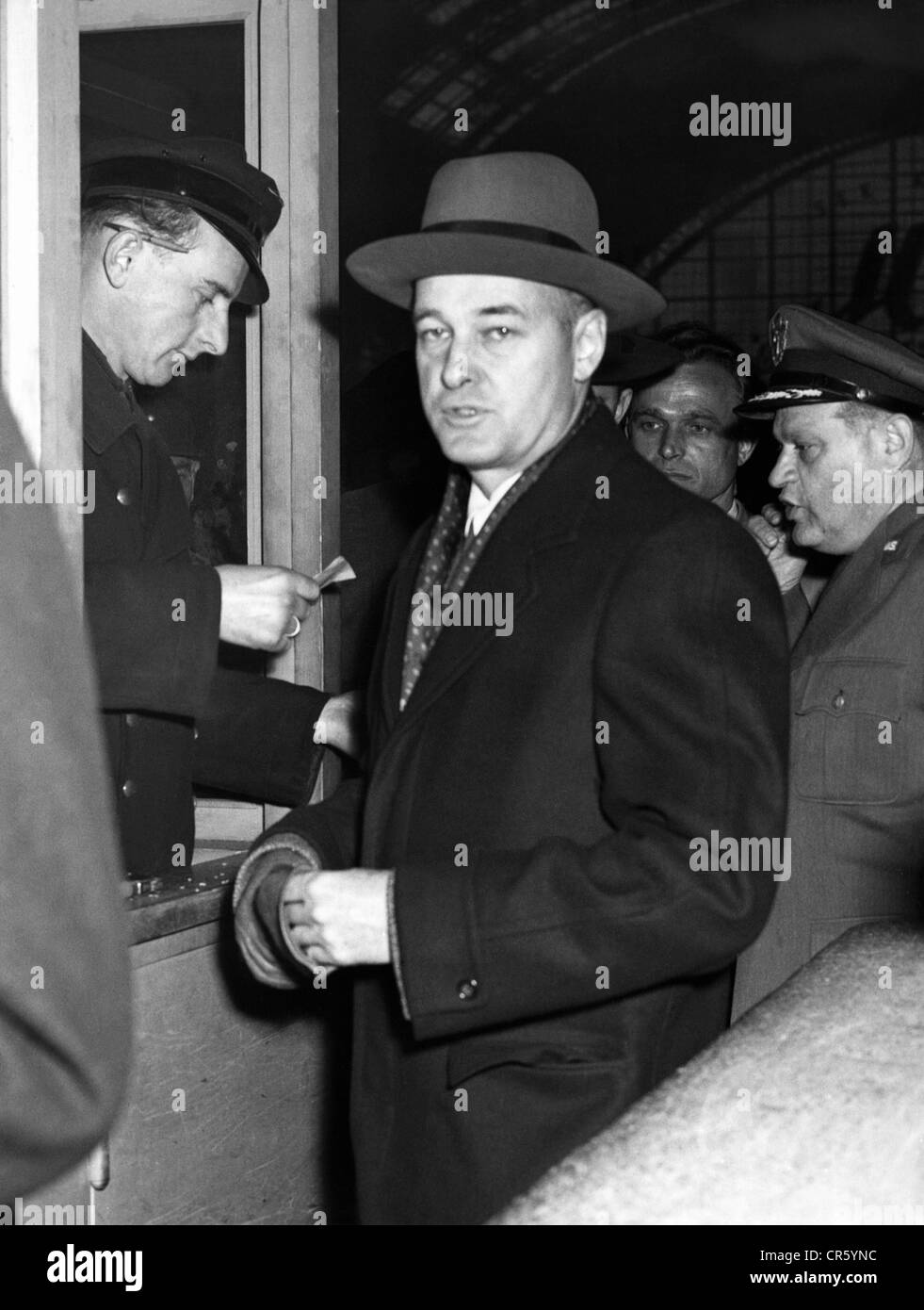 George frost hi-res stock photography and images - Alamy