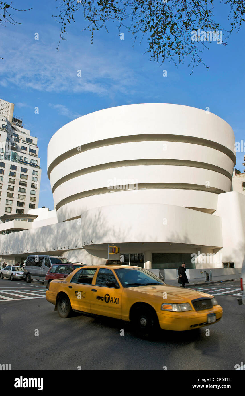Solomon r guggenheim museum hi-res stock photography and images - Alamy