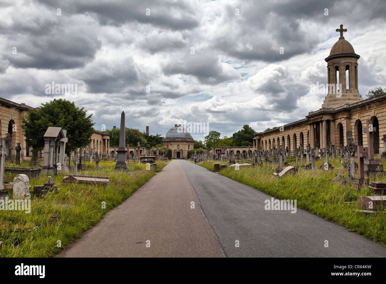 Brompton cemetery hi-res stock photography and images - Alamy
